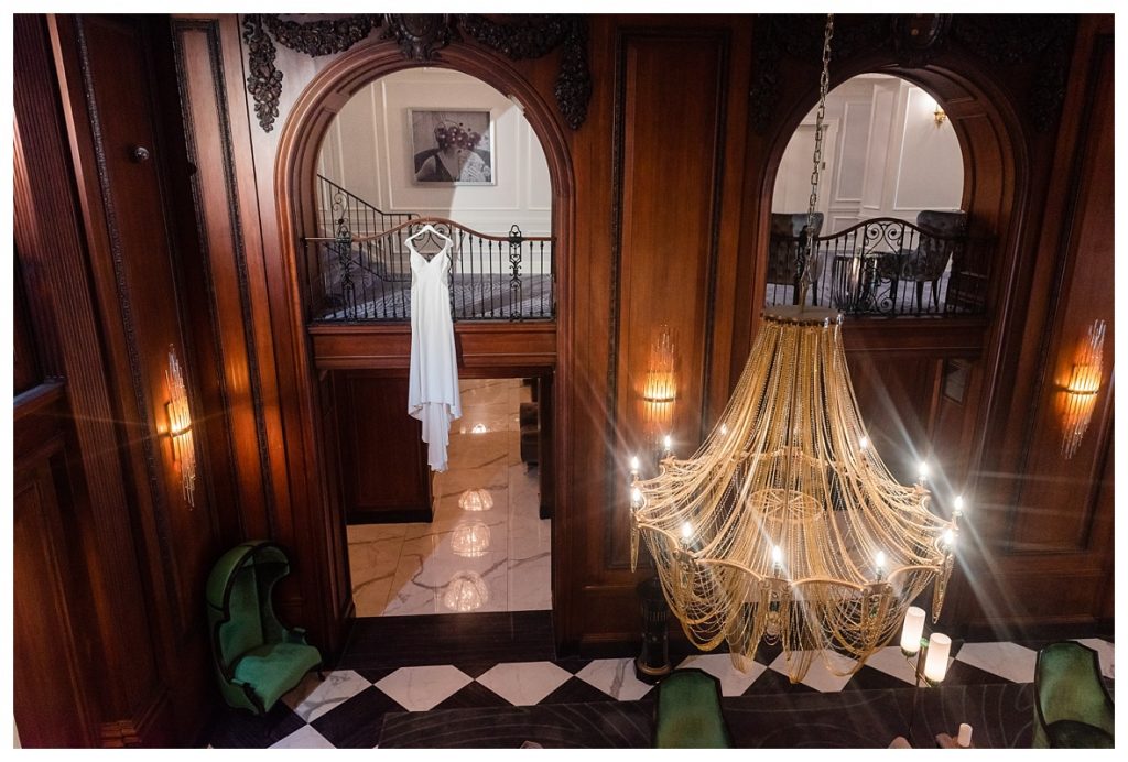 Read House Wedding: Vintage Ballroom Elegance